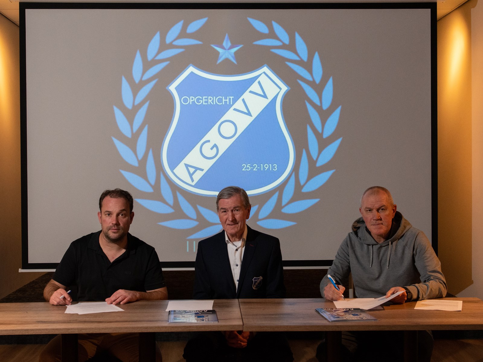 AGOVV kiest voor Dietrich en Cooke als nieuw trainersduo - AGOVV