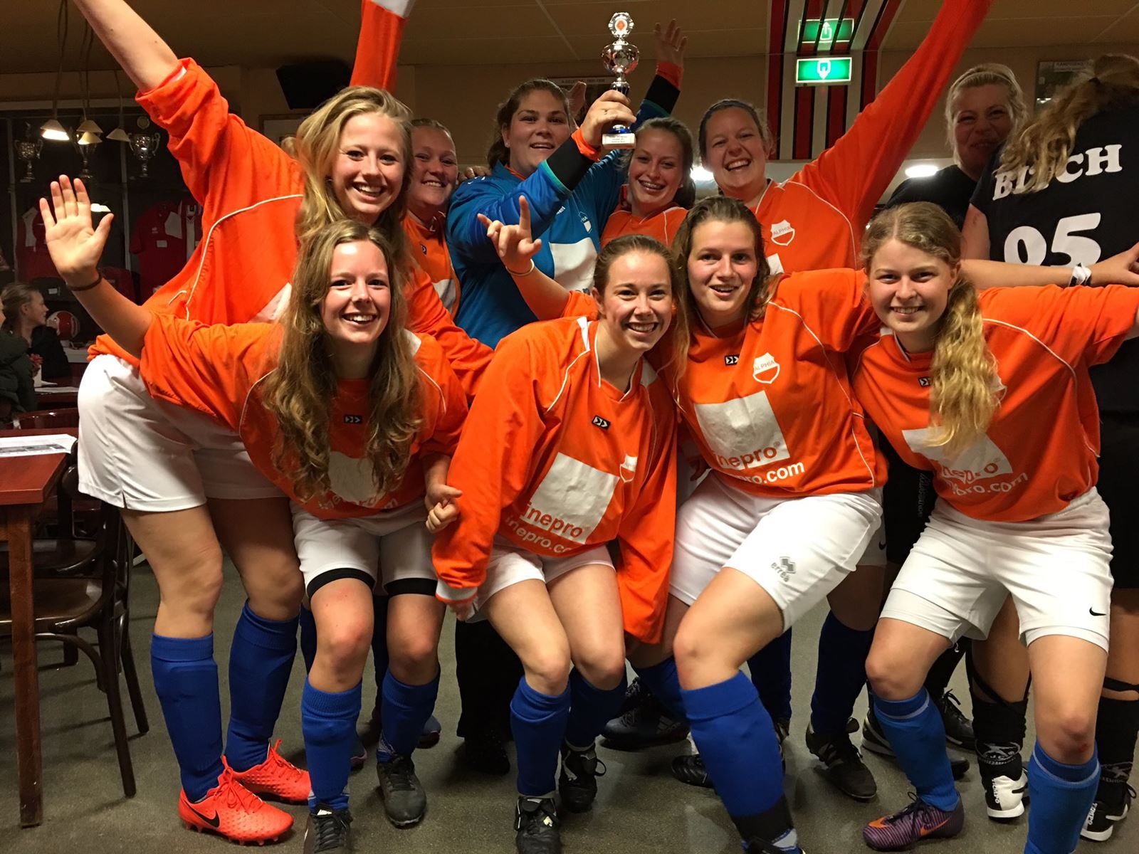 Alphia Vrouwen winnen toernooi bij Alphense Boys - v.v. Alphia