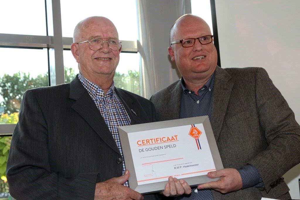 Gouden KNVB-waarderingspeld voor Ruud Haakmeester en Hans van Oostrum ...