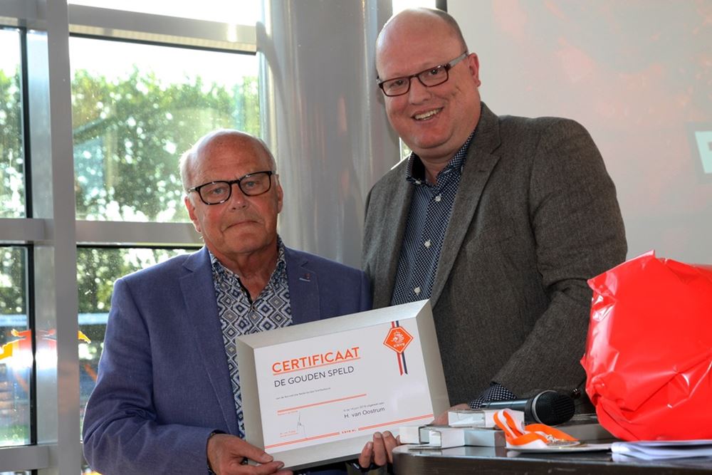 Gouden KNVB-waarderingspeld voor Ruud Haakmeester en Hans van Oostrum ...
