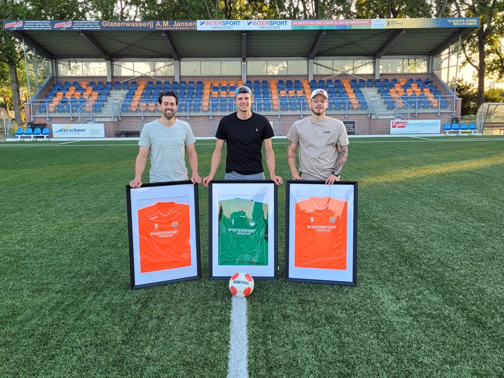 Selectie Alphia neemt afscheid van drietal - v.v. Alphia