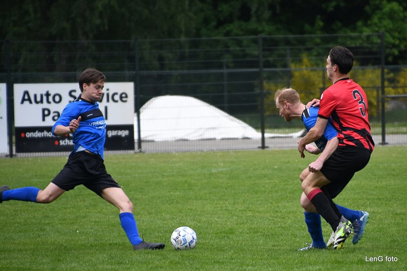 Baarlo houdt hoop op lijfsbehoud levend met zege bij HEBES ...