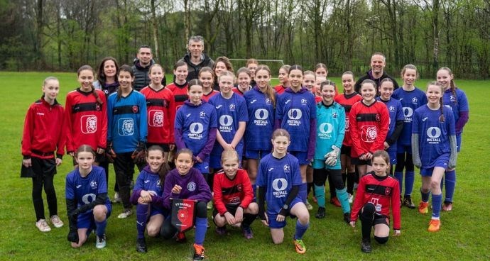Fotoreportage bezoek AFC Stoneham Girls - Voetbalvereniging Baarlo