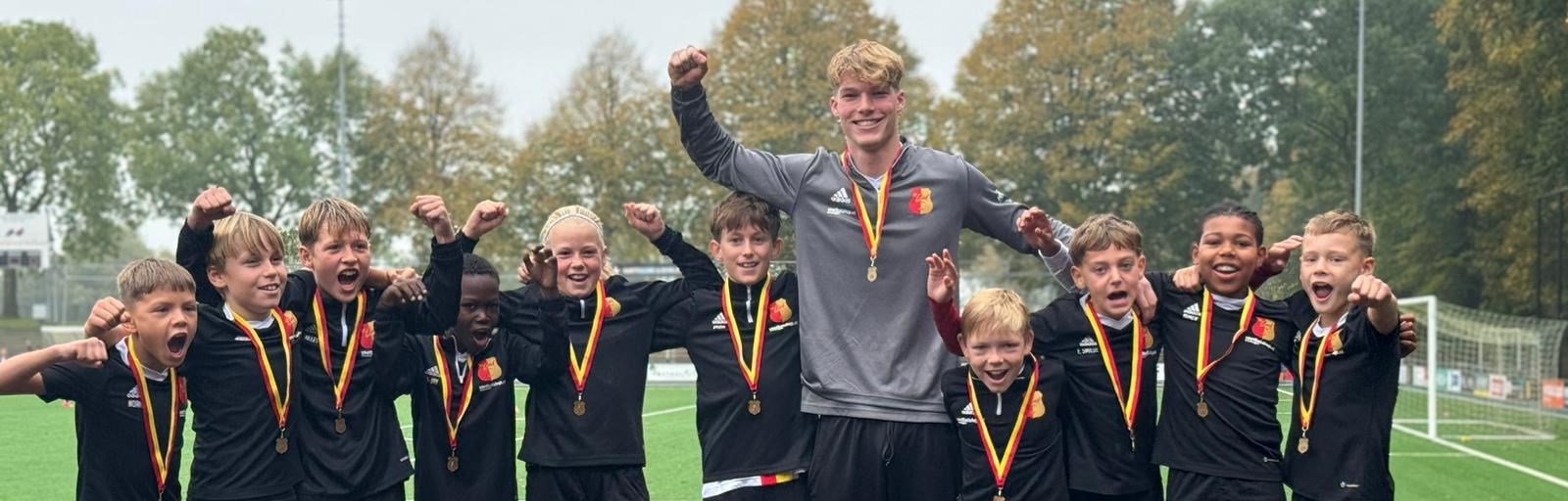 Be Quick 1887 O12-1 periode kampioen - Be Quick 1887