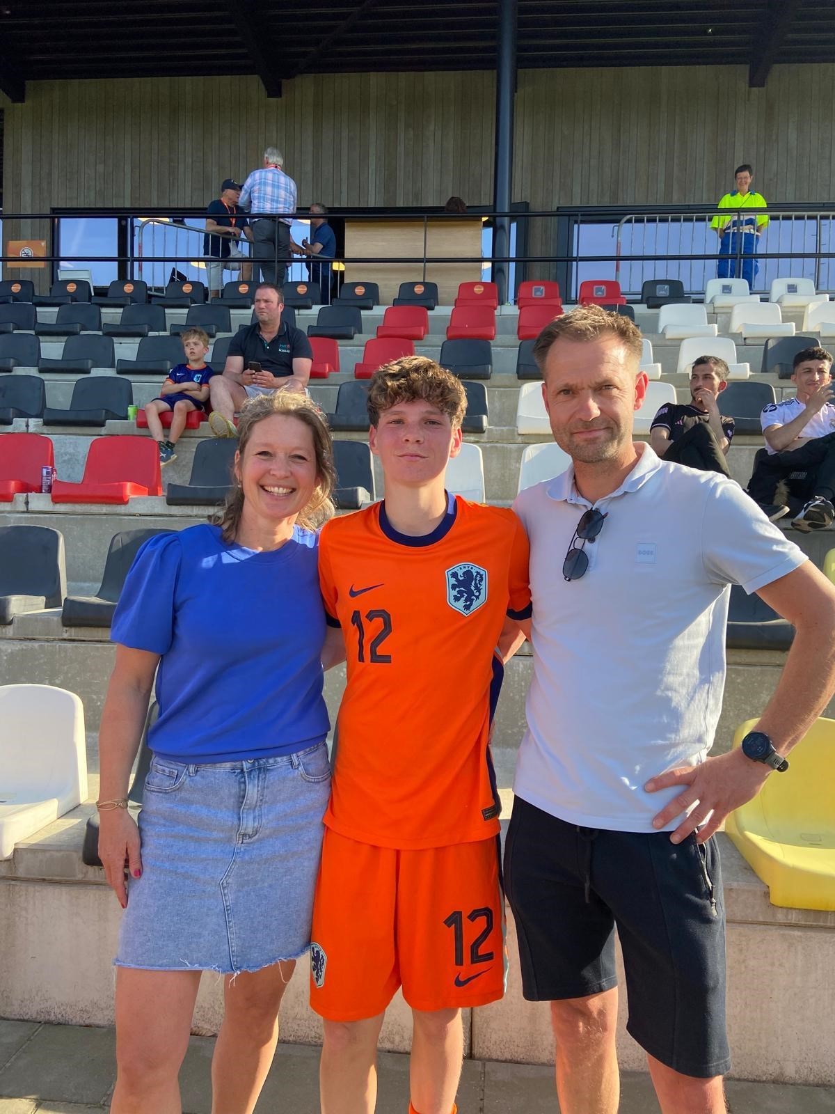 Levi Rietveld international bij Nederland O 17 - VV Benschop