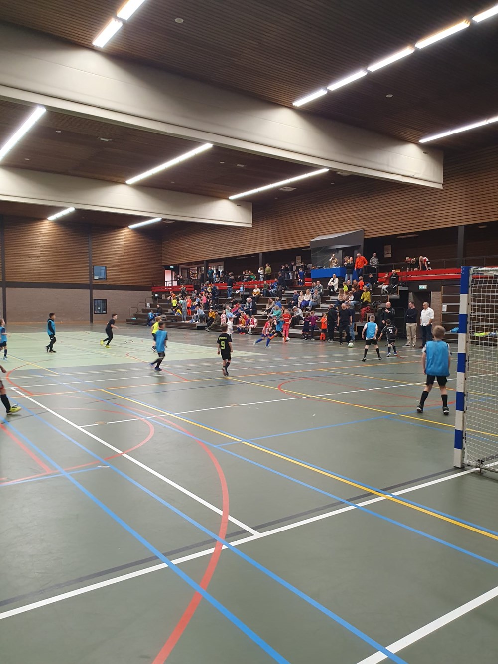 Geweldige zaalvoetbaldag in Sporthal De Peppel - Blauw Geel '55