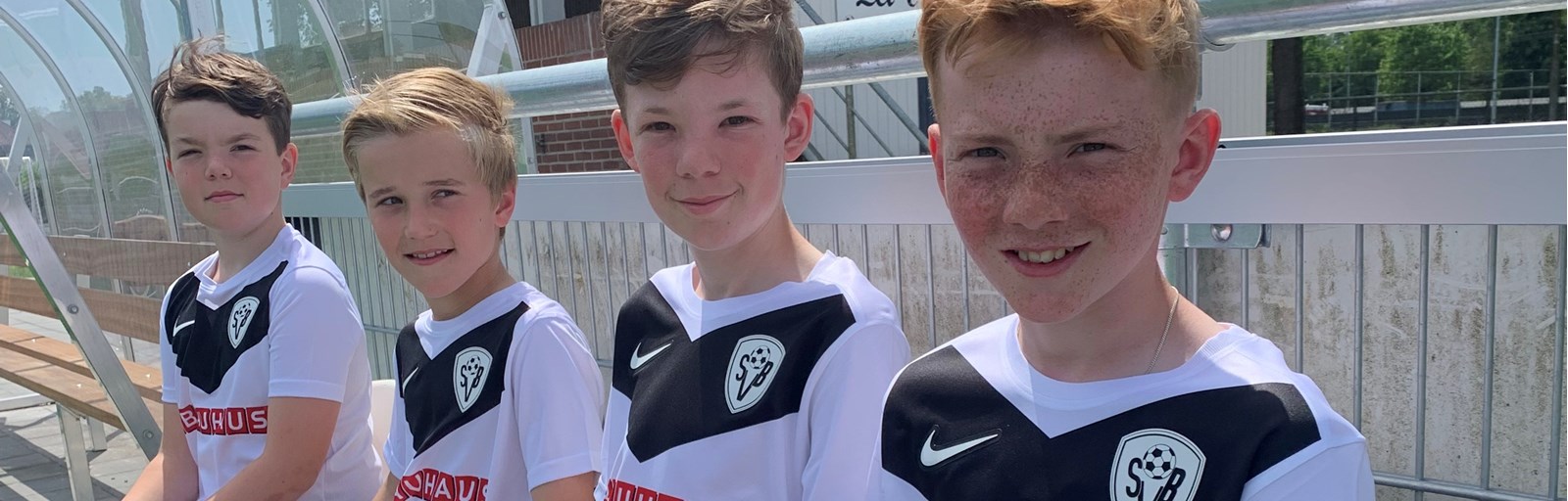 Nieuwe kledinglijn SV Blerick gepresenteerd - Wij zijn SV BLERICK