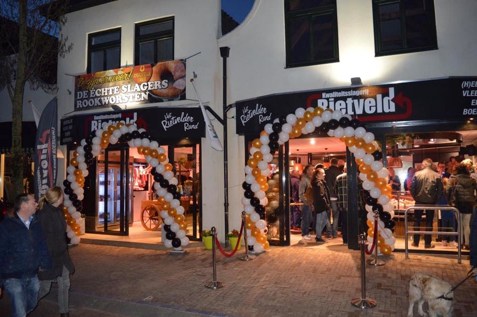 Slagerij Rietveld opent nieuwe winkel - vv Bodegraven