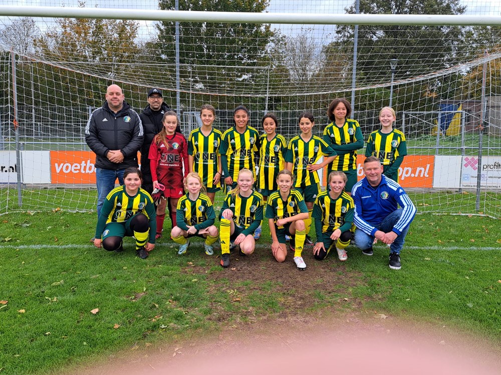 MO13-1 van start in de competite - v.v. Brederodes