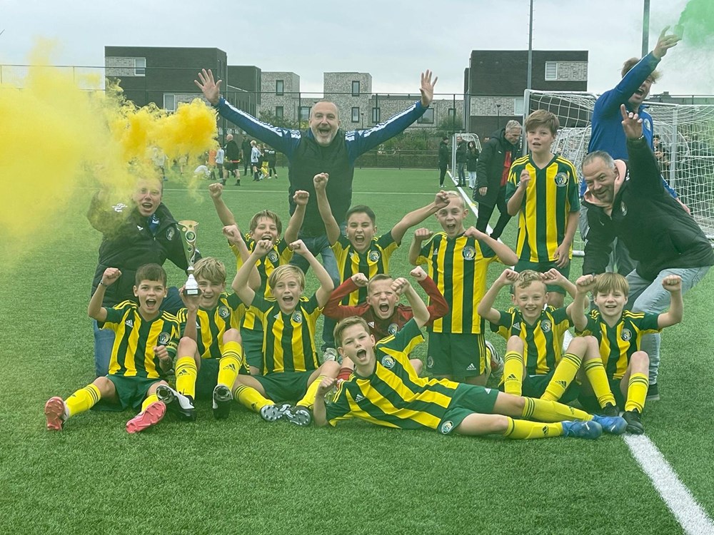 JO12-1 kampioen na een prachtige overwinning - v.v. Brederodes