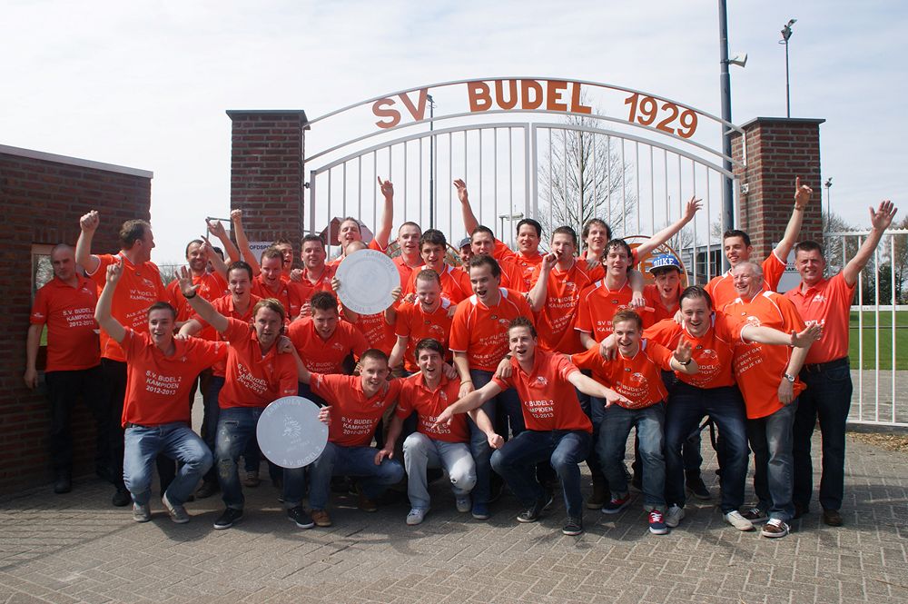Geslaagd kampioensfeest SV Budel 2 en SV Budel 3 - Budel
