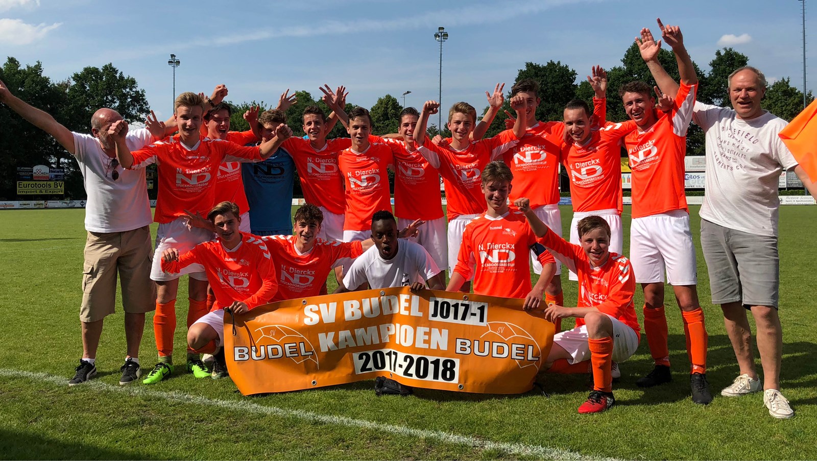 sv Budel JO17-1 is kampioen en keert terug in de Hoofdklasse - Budel