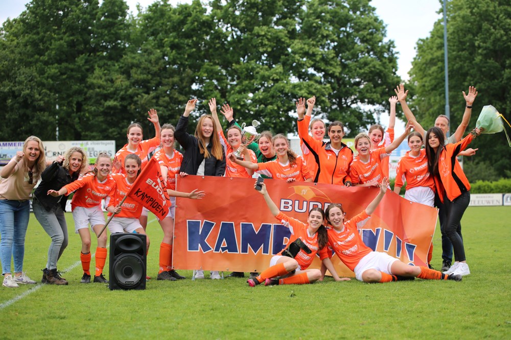 sv Budel MO17-2 is KAMPIOEN! - Budel