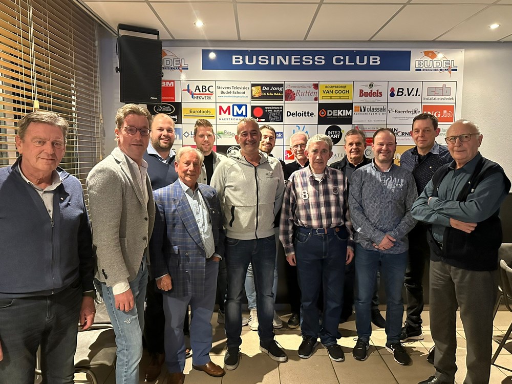 sv Budel huldigt jubilarissen op nieuwjaarsreceptie! - Budel