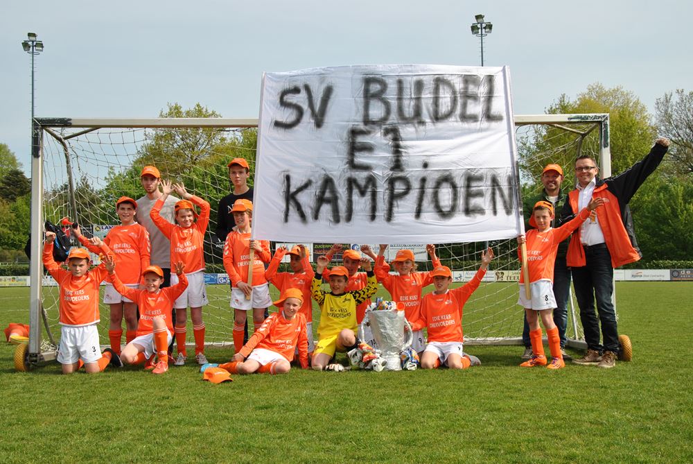 Budelse Kampioenen (Deel 4): sv Budel E1 - Budel