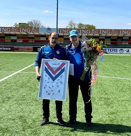 Johan van Teefelen in het zonnetje gezet - rksv DCG
