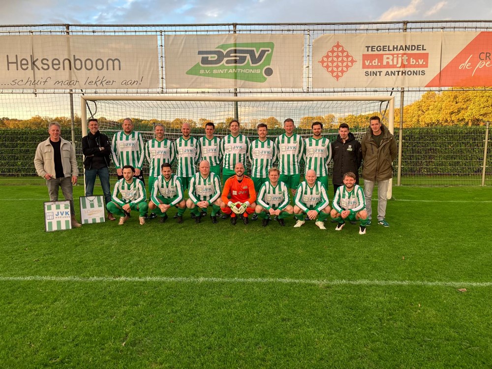 DSV zaterdag 30+ in een nieuw tenue - sv DSV Sint Anthonis