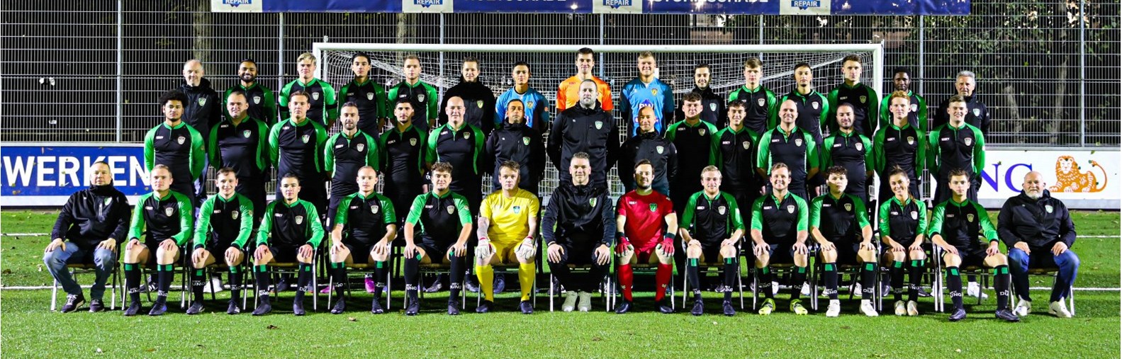 Kijk ze eens stralen, teamfoto ZAMI-selectie seizoen 2022-2023 - HSV DUNO