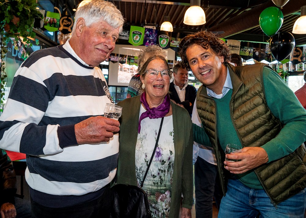 Feestplezier met foto's DUNO's reünie en receptie 100 jaar - HSV DUNO