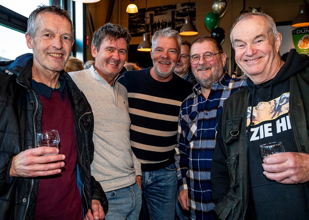 Feestplezier met foto's DUNO's reünie en receptie 100 jaar - HSV DUNO