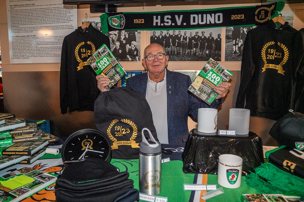 Feestplezier met foto's DUNO's reünie en receptie 100 jaar - HSV DUNO