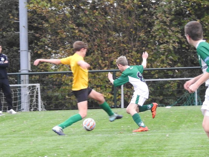 foto verslag Heerenveense Boys JO15-4 - DWP JO15-1 - vv DWP