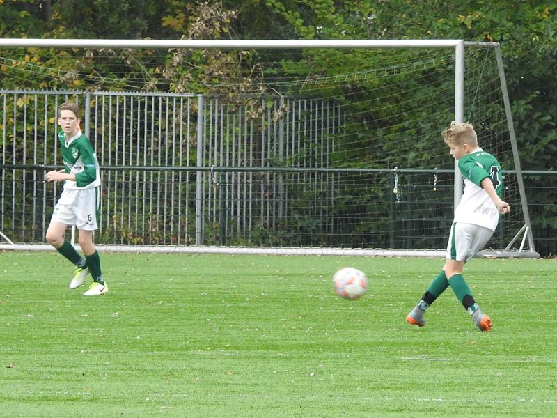 foto verslag Heerenveense Boys JO15-4 - DWP JO15-1 - vv DWP