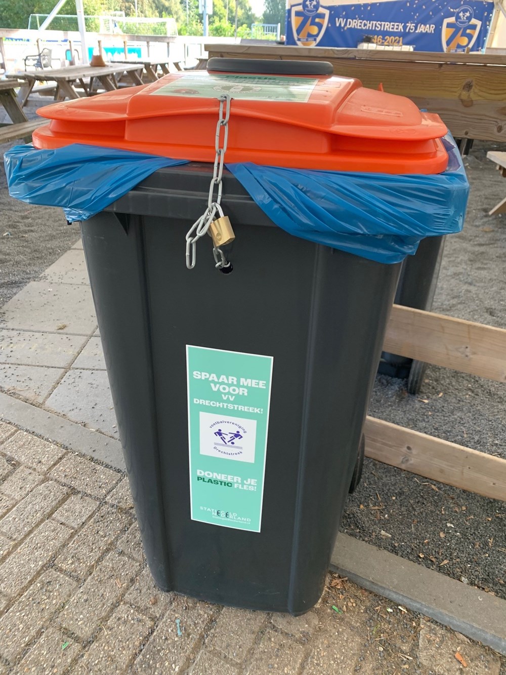 Speciale containers voor plastic statiegeldflesjes bij Drechtstreek ...