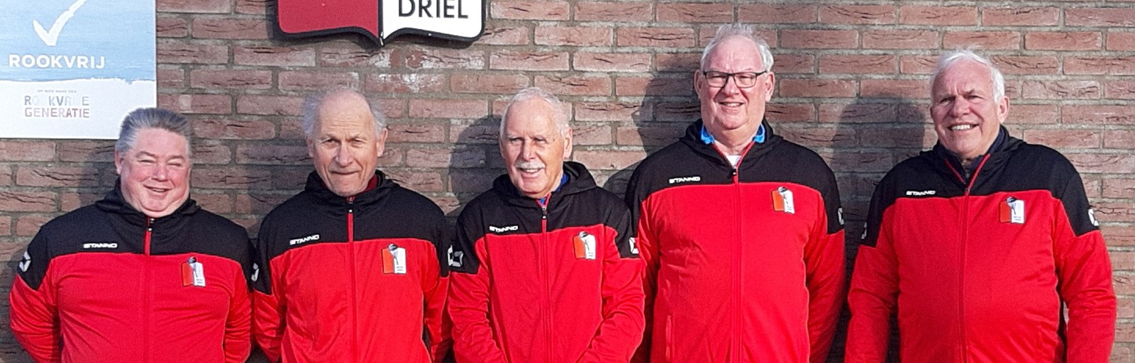 Minitrainers in nieuwe jassen - RKSV Driel