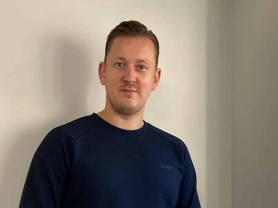 Robert Jan van Wiggen trainer van DVS’33 Ermelo JO16-1 - DVS'33 Ermelo