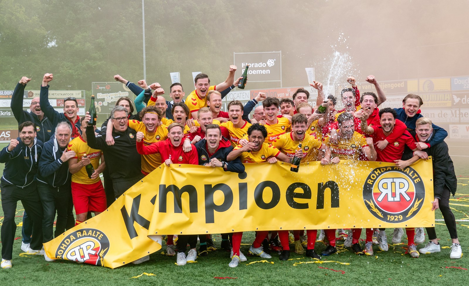 Rohda Raalte viert in Ermelo historische promotie ten koste van Unitas ...