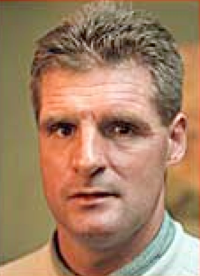 Oud profvoetballer Heini Otto traint woensdagavond DVS JO13-5 - DVS'33 ...