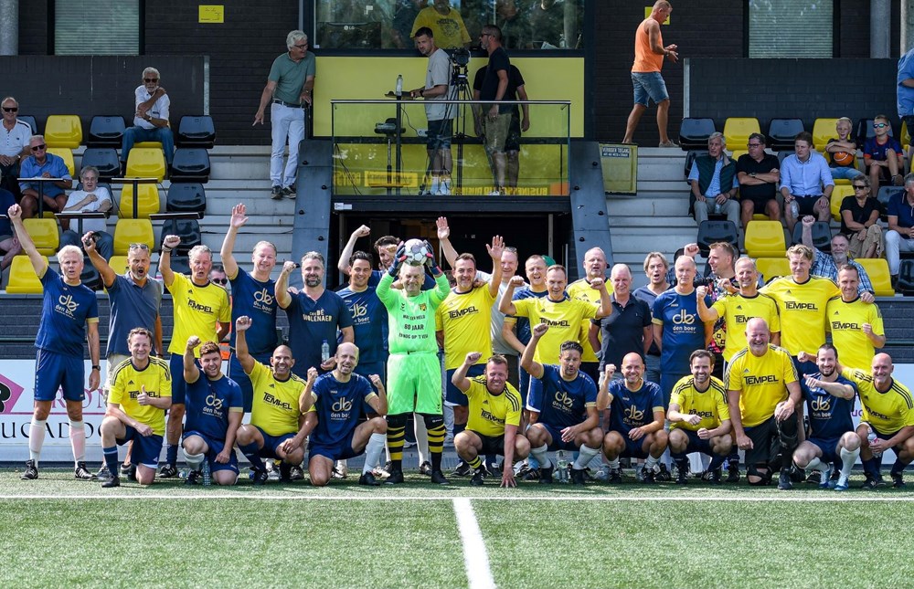 DVS'33 Ermelo legende Jan Dooijewaard in het zonnetje gezet! - DVS'33 ...