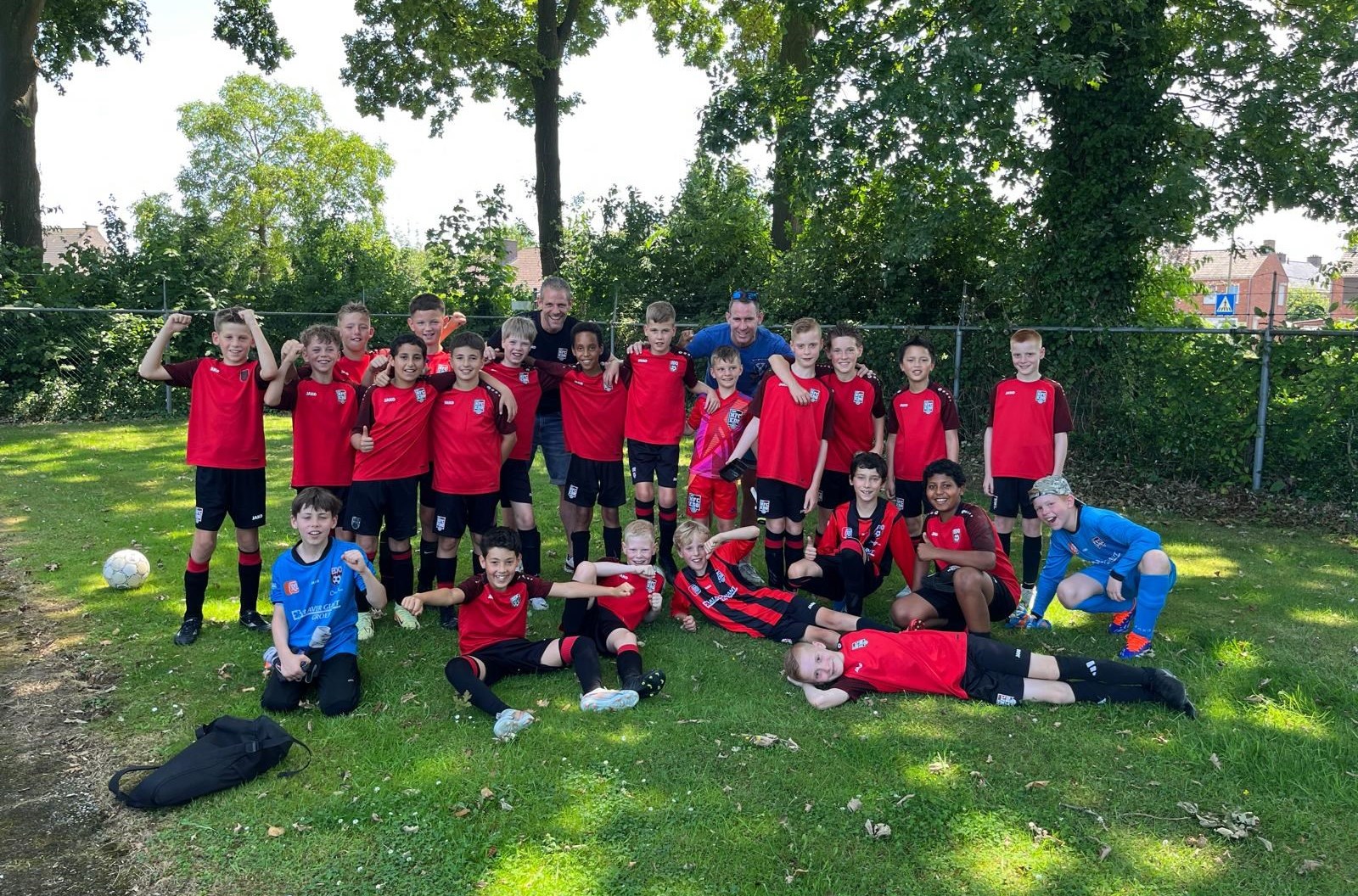 Verslag toernooi JO11 in Limburg - HFC EDO
