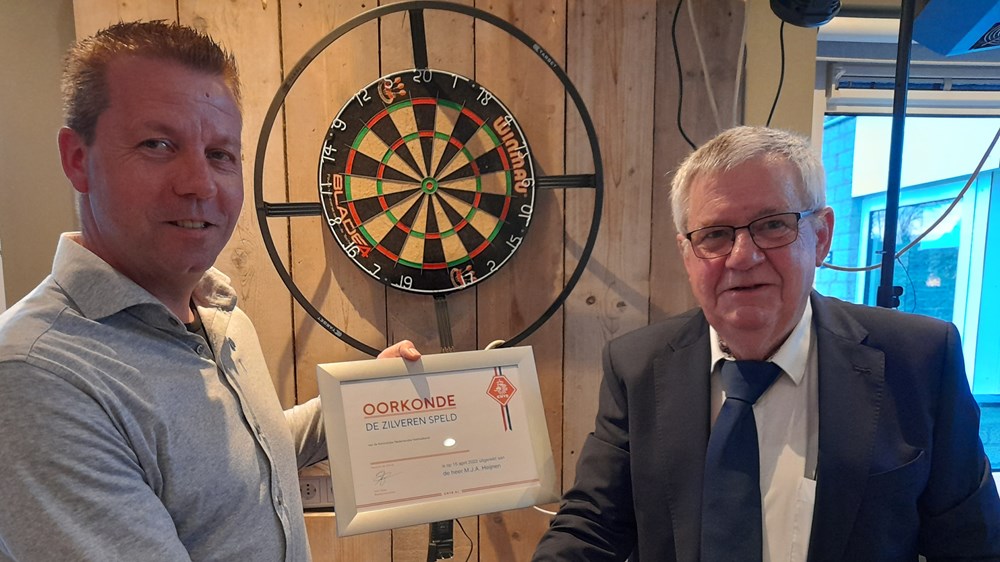 Jubilarissen en KNVB onderscheiding leden Eindse Boys - Eindse Boys