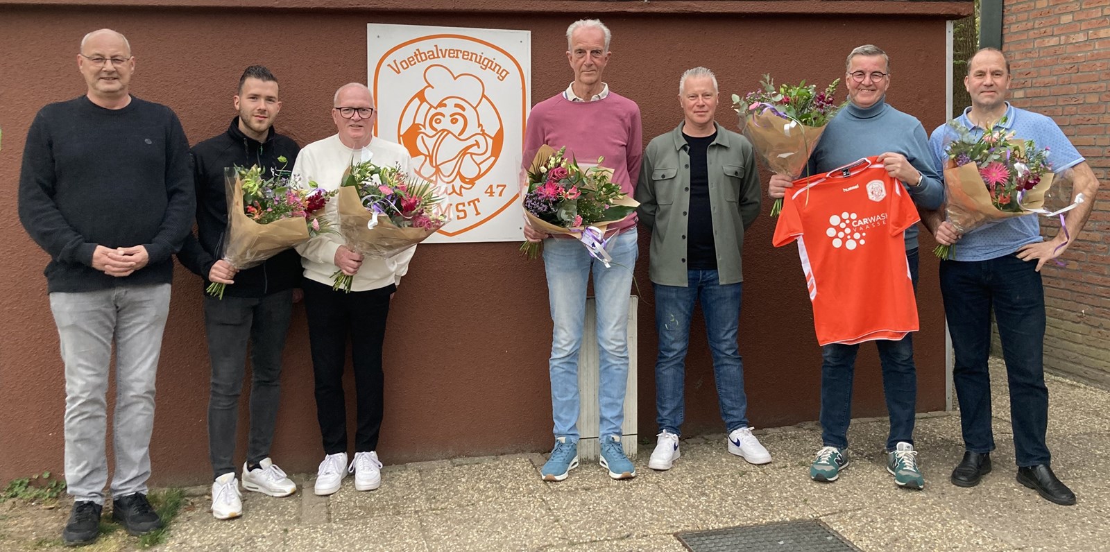 Nieuwe v.v. Emst hoofdtrainer Arend Scholtens en andere selectie ...