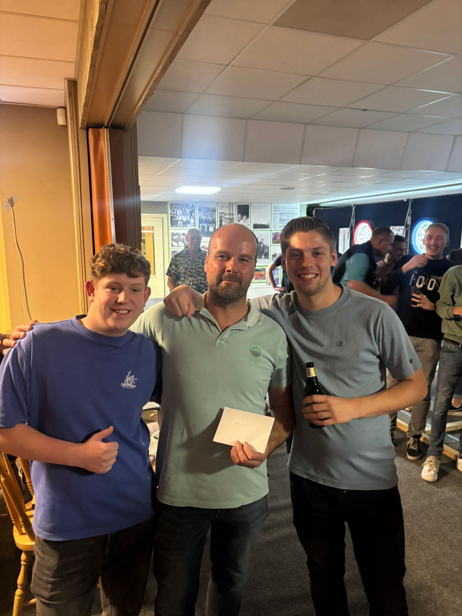 Koppeldarttoernooi v.v. Emst zaterdag 4/10/2024 groot succes !!; Thijs Albertus en Gido Huiskamp ...