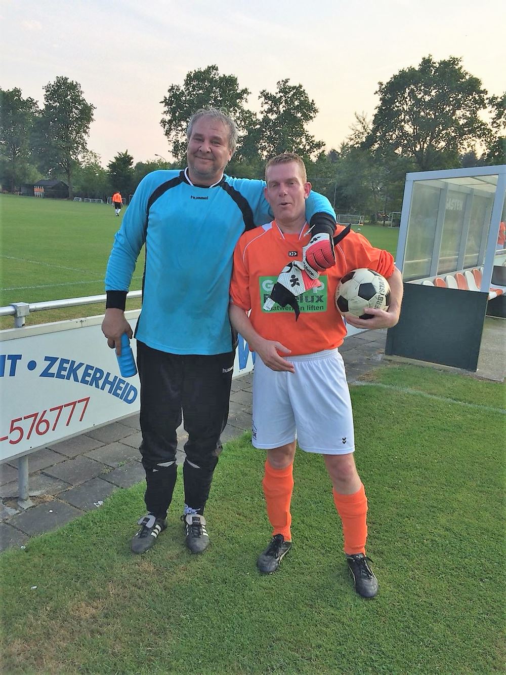 Benno van Zuuk terug in het oranje op vv Emst sportpark 't Hanendarp - Emst