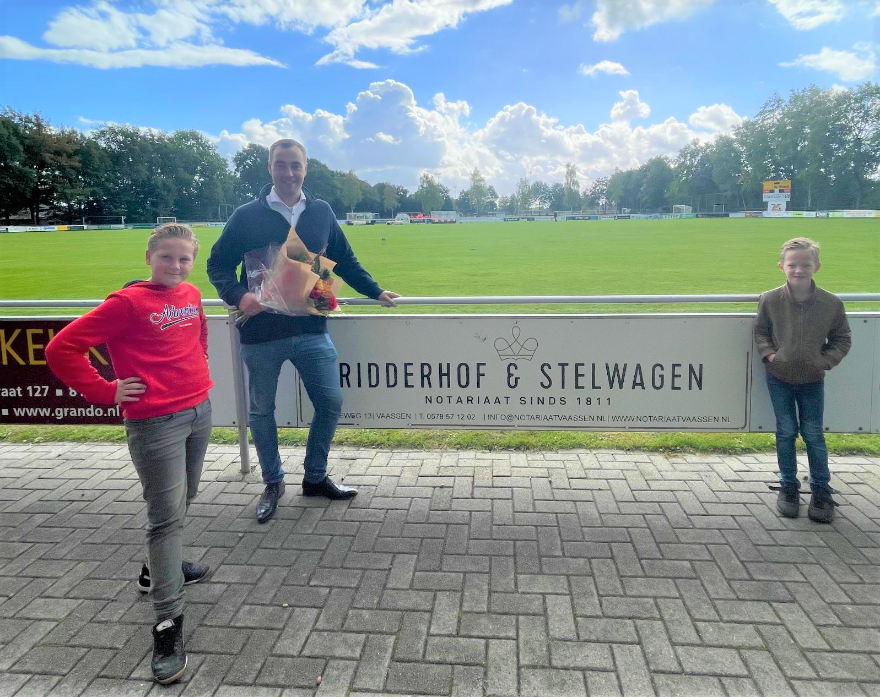 V.v. Emst sponsor in de SCHIJNWERPERS: ´Notariaat Ridderhof & Stelwagen ...