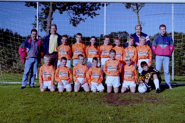 V.v. Emst 75 jaar: interview met oud profspeelster en oud VV Emst ...