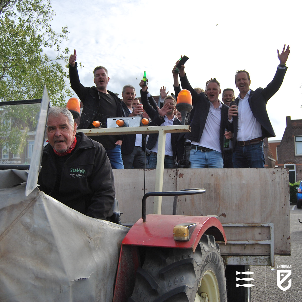 Veteranen op de platte kar - Officiële website van s.v. Enkhuizen