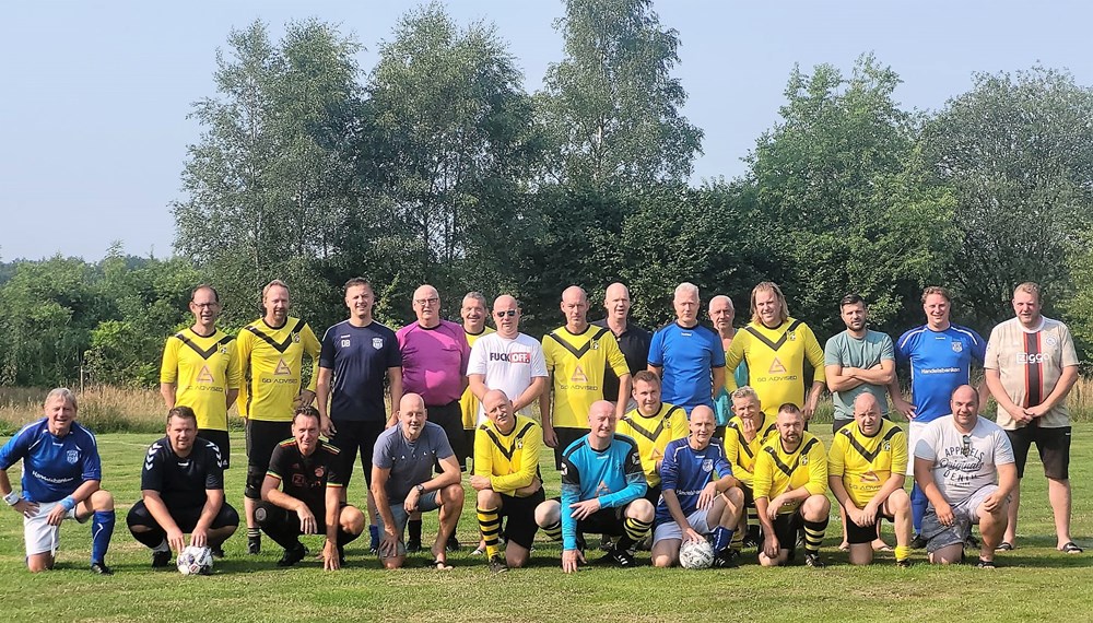 Vriendschappelijke Wedstrijd tussen veteranen SV Epe en Wissel: Een ...