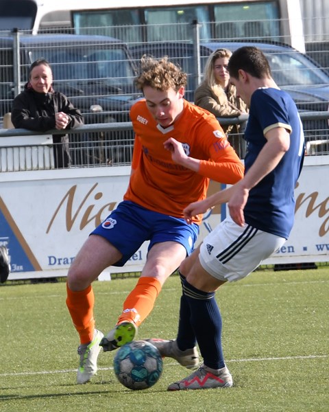 Erp draagt de rode lantaarn na nederlaag in Goirle - Voetbalvereniging ...
