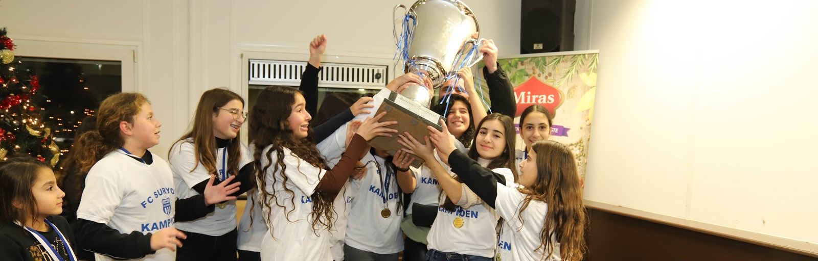 Geslaagde huldiging kampioenteams - FC Suryoye