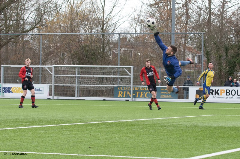SC Franeker nieuwe koploper na zege in extremis. - SC Franeker