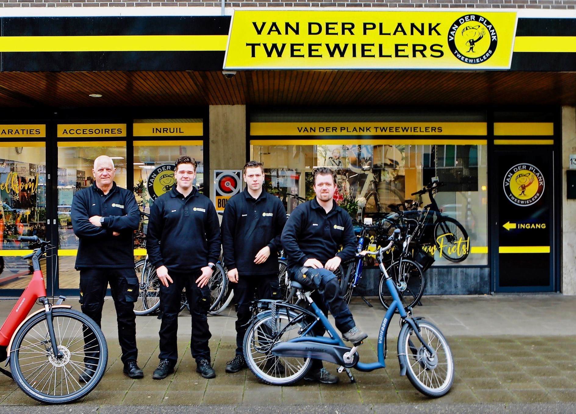 Van der Plank Tweewielers een jaar langer op het LED board te zien - D ...