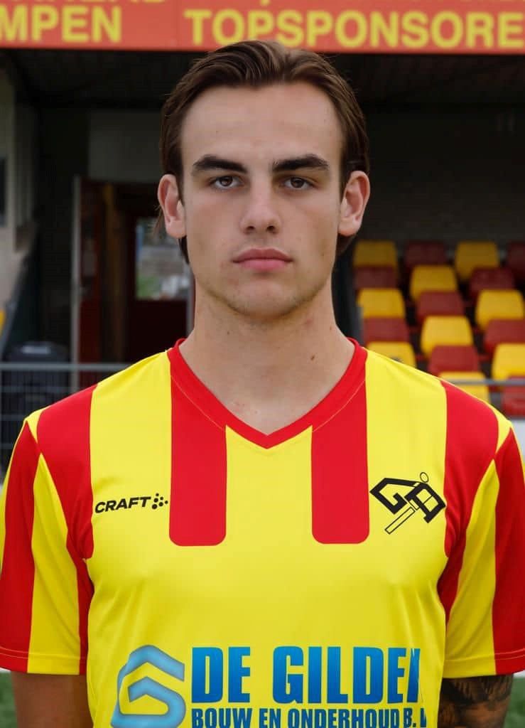 NIELS VAN DIJK, NICK TER HORST, MYRON DOUMBOUYA EN BRYAN HELLENDOORN ...