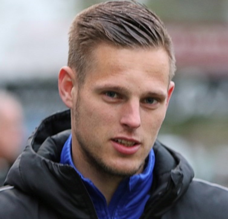 Richard de Koning hoofdtrainer O23 - FC 's-Gravenzande - waar plezier ...