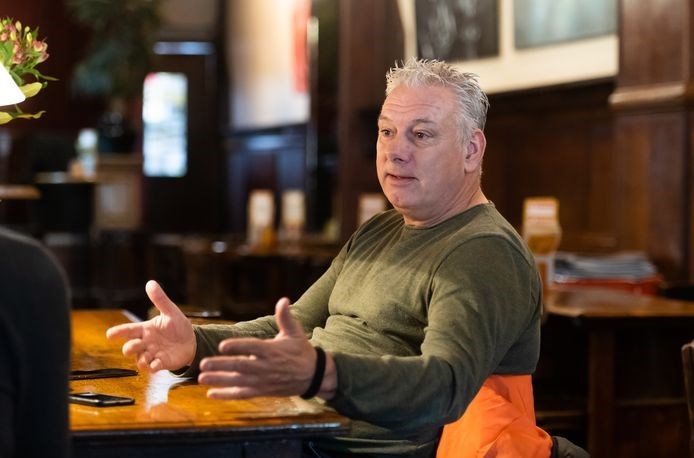 Trainer Peter Remie legt noodgedwongen functie neer. Brian Piris neemt ...