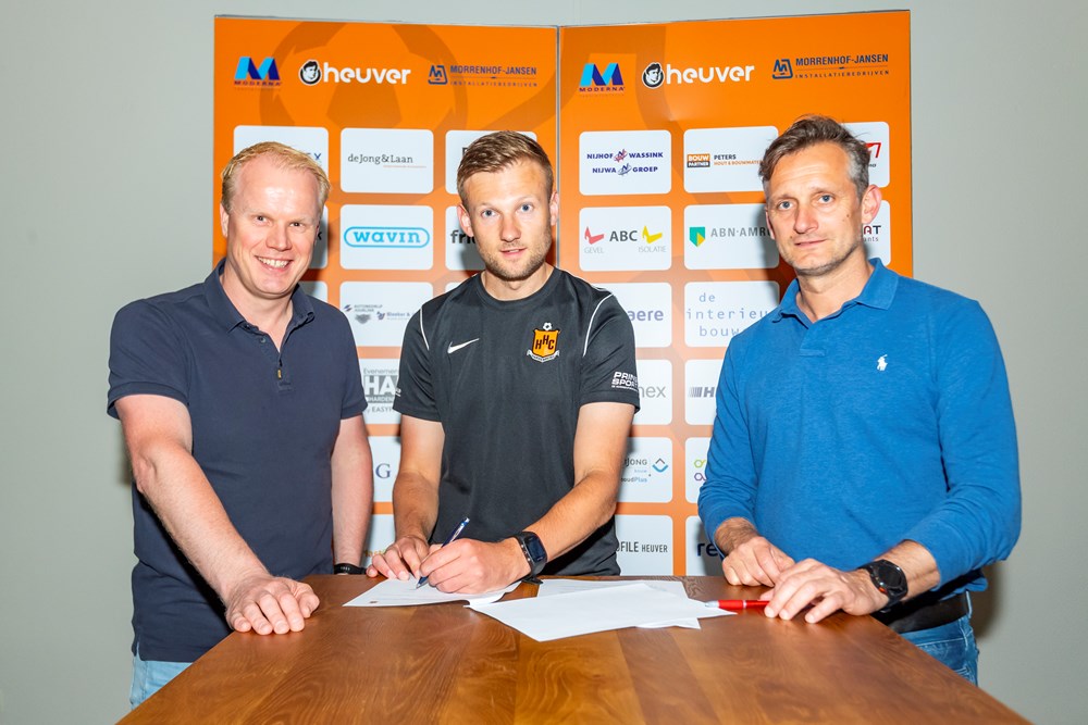 Trainers selectieteams seizoen 2024 - 2025 tekenen contracten - HHC ...
